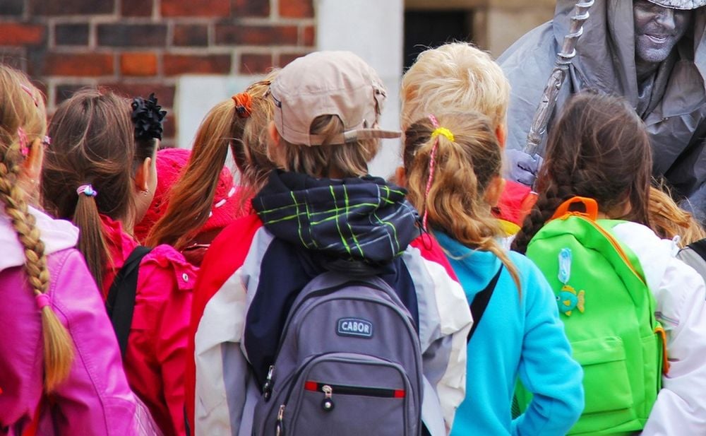 Csaknem tragédia lett a vége: a forró buszban rekedt egy 7 éves ...