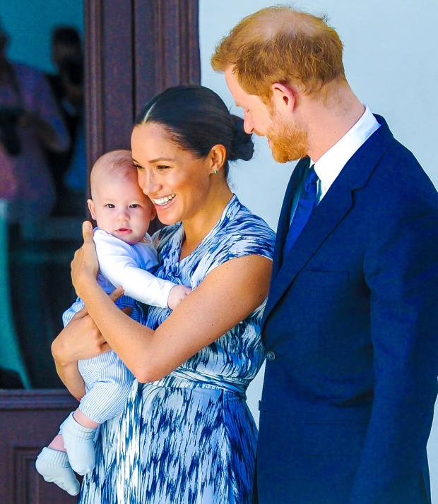 Áll a bál! Harry herceg nem lesz ott a kisfia mellett a születésnapján ...