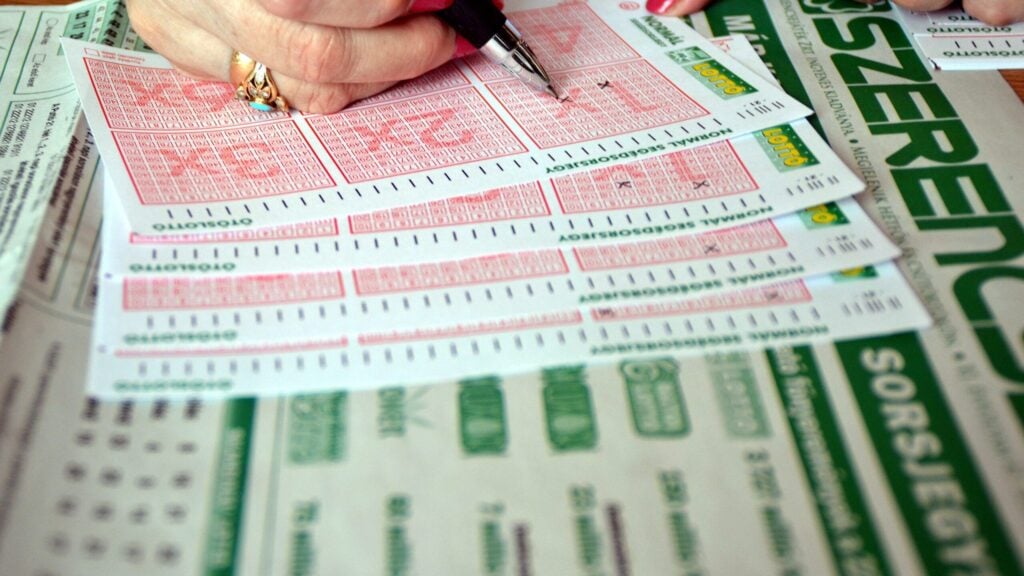 Ki viszi haza a 100 milliókat? Íme az Ötöslottó mai nyerőszámai