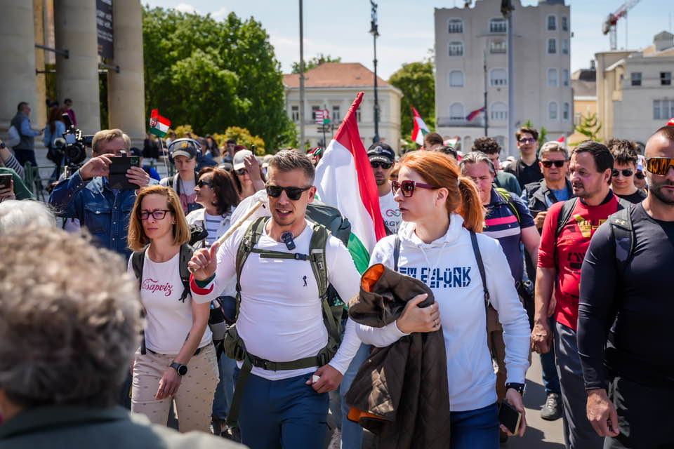 Lebukott a Fidesz szóvivője? Megdöbbentő videóra hívta fel a figyelmet Magyar Péter ...