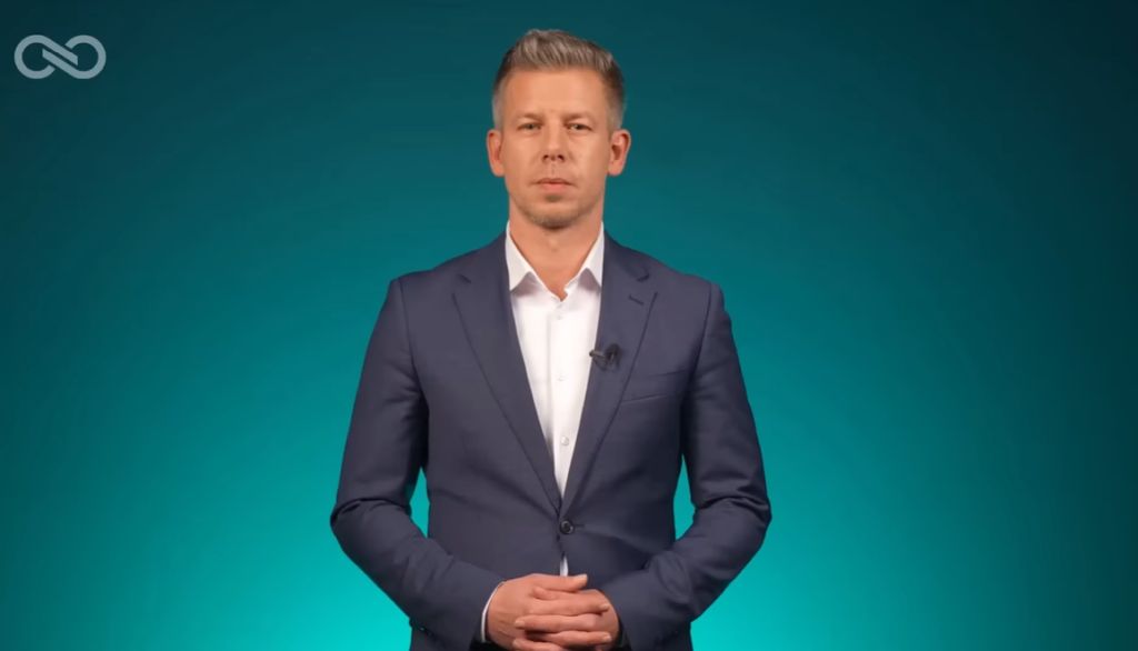 Kemény üzenetet küldött Magyar Péter a hamarosan Budapestre érkező JD ...