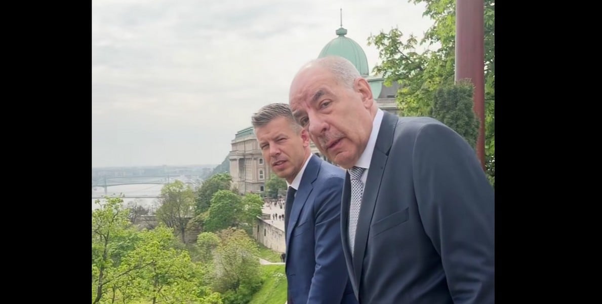 "Abszolút filmszínház" - mondta Magyar Péter a Sándor-palotában, amikor ...