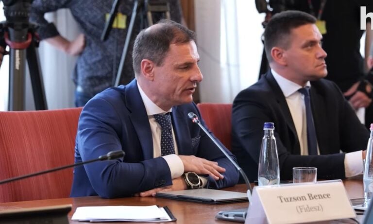 Hatalmas botrány: bekapcsolva maradt Tuzson Bence mikrofonja, durván ...