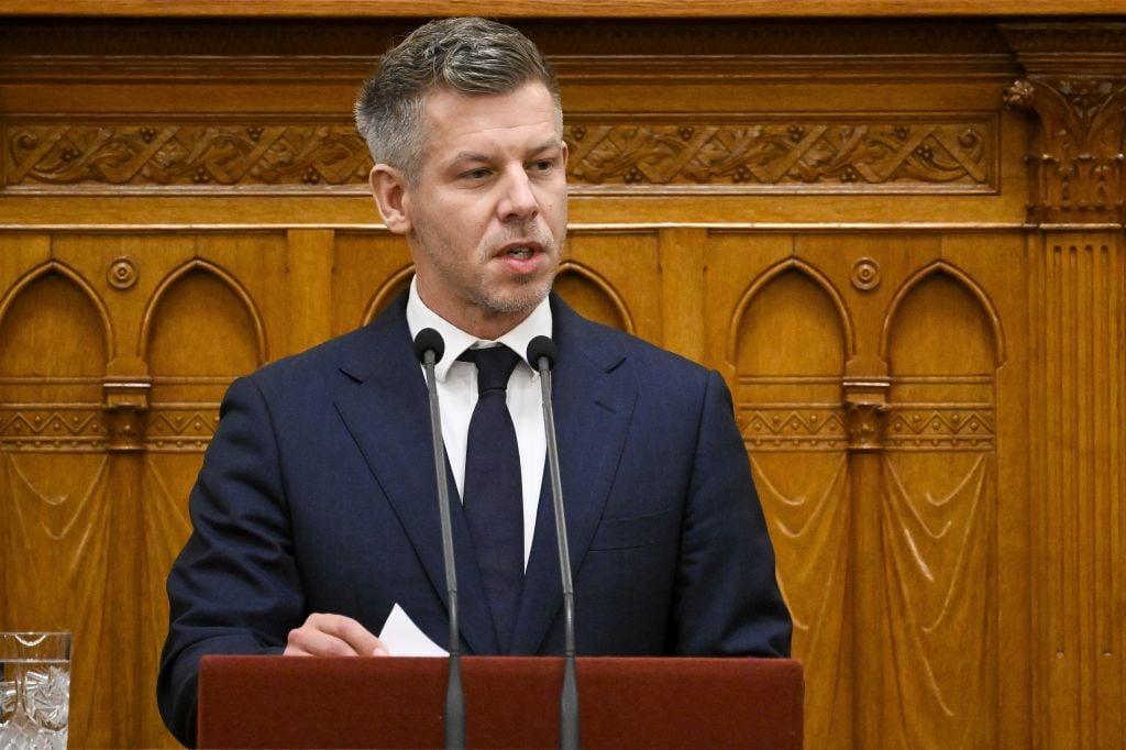 Dull Szabolcs: Magyar Péter a parlamentben ismét megmutatta, hogy ő a ...